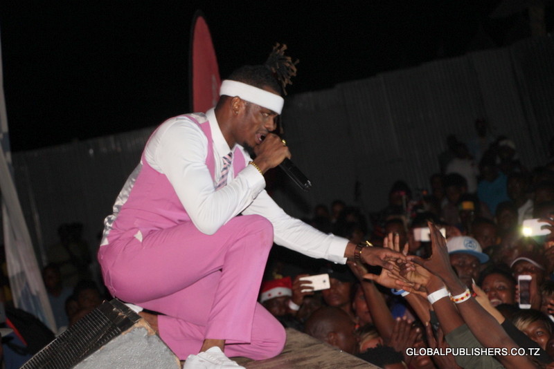 Shoo Ya Diamond Platnumz (Wasafi) Yaacha Historia Jangwani Sea Breeze ...