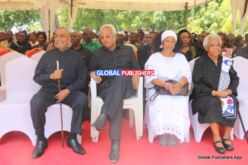 JK na Lowassa Waungana na Waombolezaji Kuaga Mwili wa Kingunge - Global ...