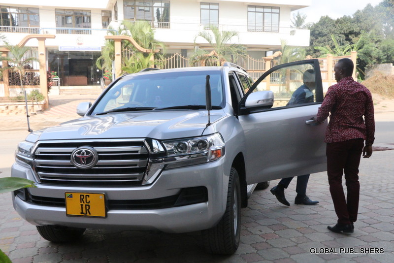 RC Ally Hapi Atembelea Ofisi za Global Group – Pichaz – Global Publishers