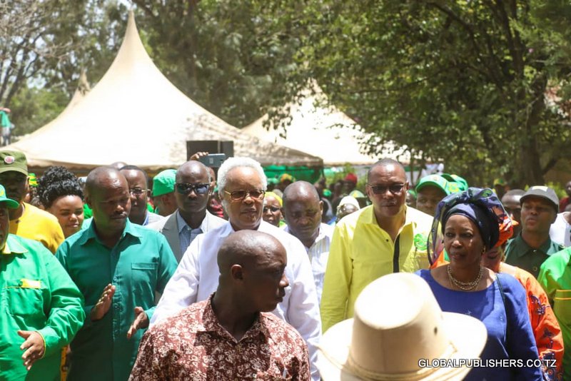 LOWASSA ATUA MONDULI, APOKELEWA NA WANA-CCM (PICHA+VIDEO) – Global ...