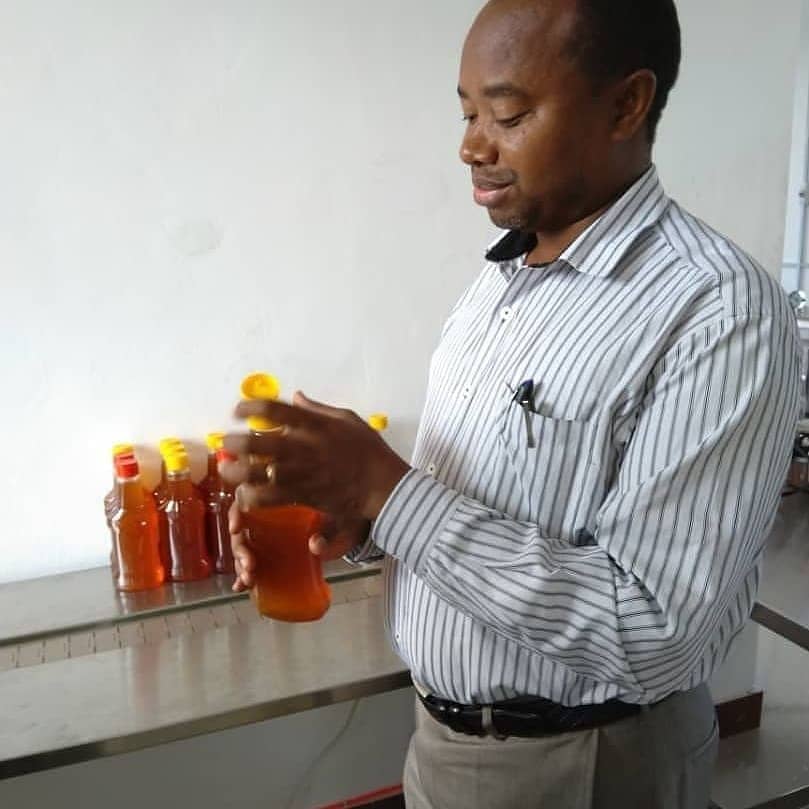 SHUHUDIA MTAMBO WA KISASA WA ASALI - Global Publishers