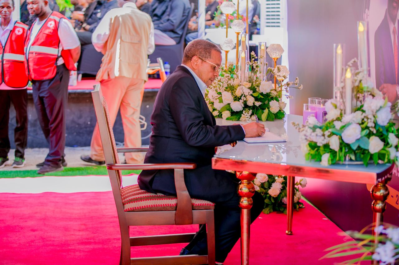 JK Katika Shughuli Ya Kuaga Mwili Wa Marehemu Lawrence Mafuru - Global ...