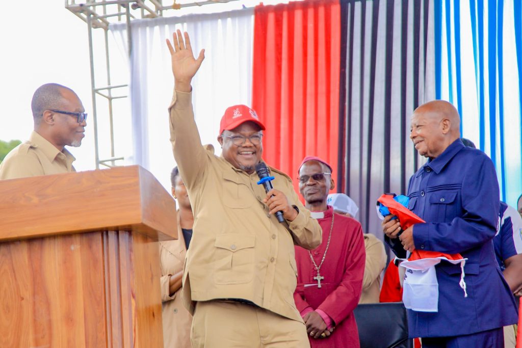 Dkt. Wilbroad Slaa amerejea Chadema, Tundu Lissu Ampokea - Global ...