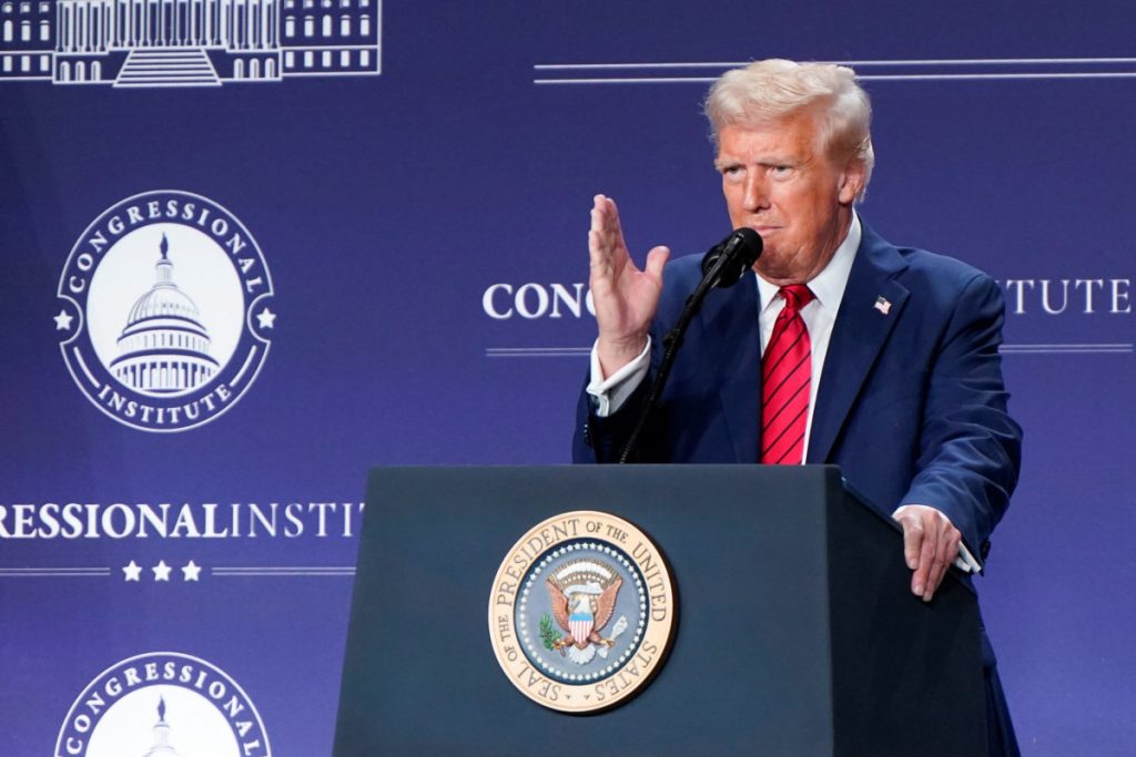 Trump Aogopa Mashtaka ya Kikatiba, Aelekeza Macho Uchaguzi wa 2026 ...