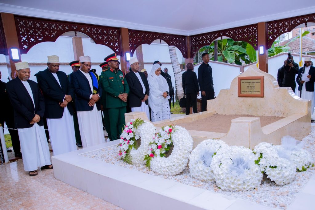 Samia Aongoza Maadhimisho ya Karume Day Kisiwandui – Picha - Global ...